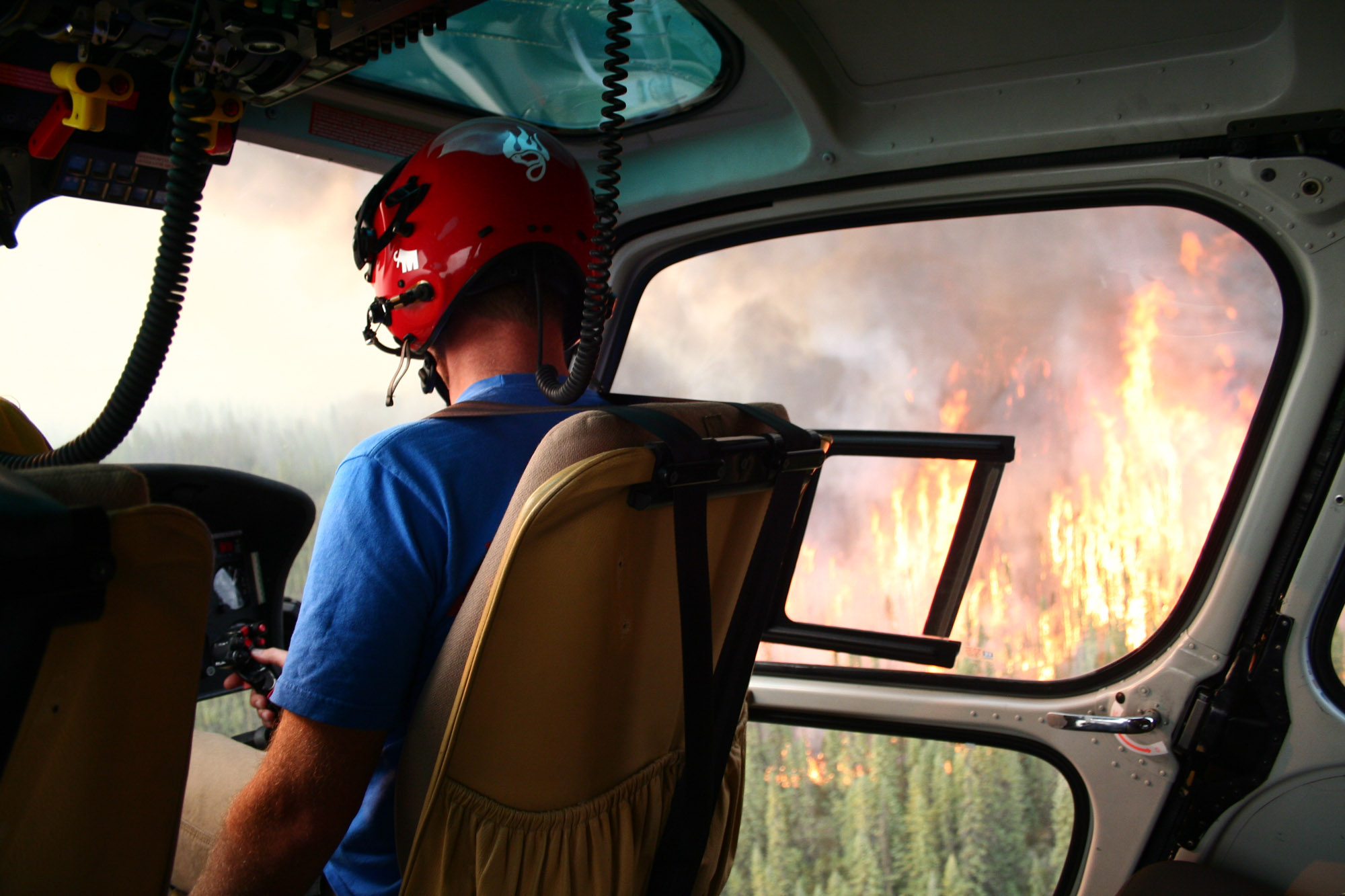 Wildfire Suppression | Phoenix Heli-Flight Inc.